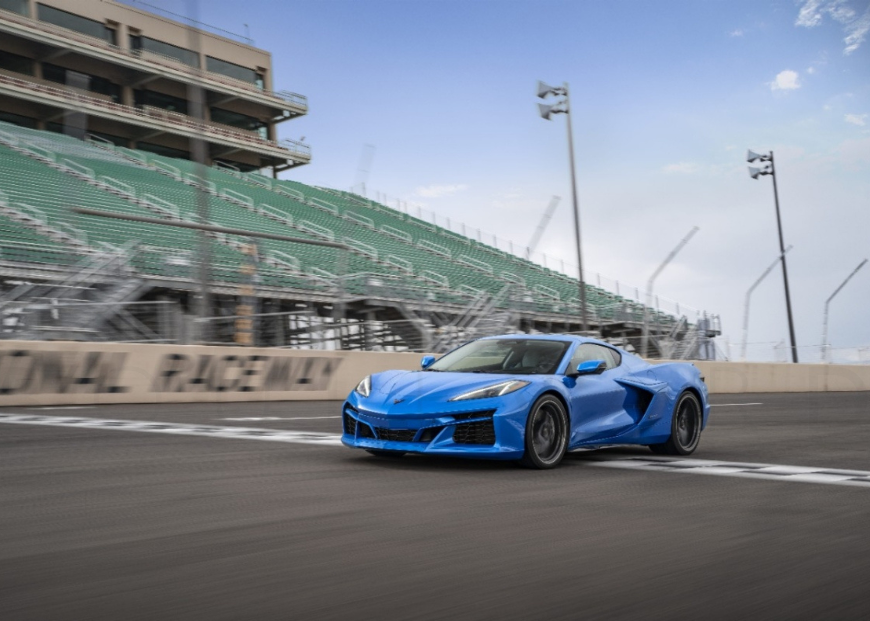 Chevrolet remakes a legend with the Corvette E-Ray | Boulevard