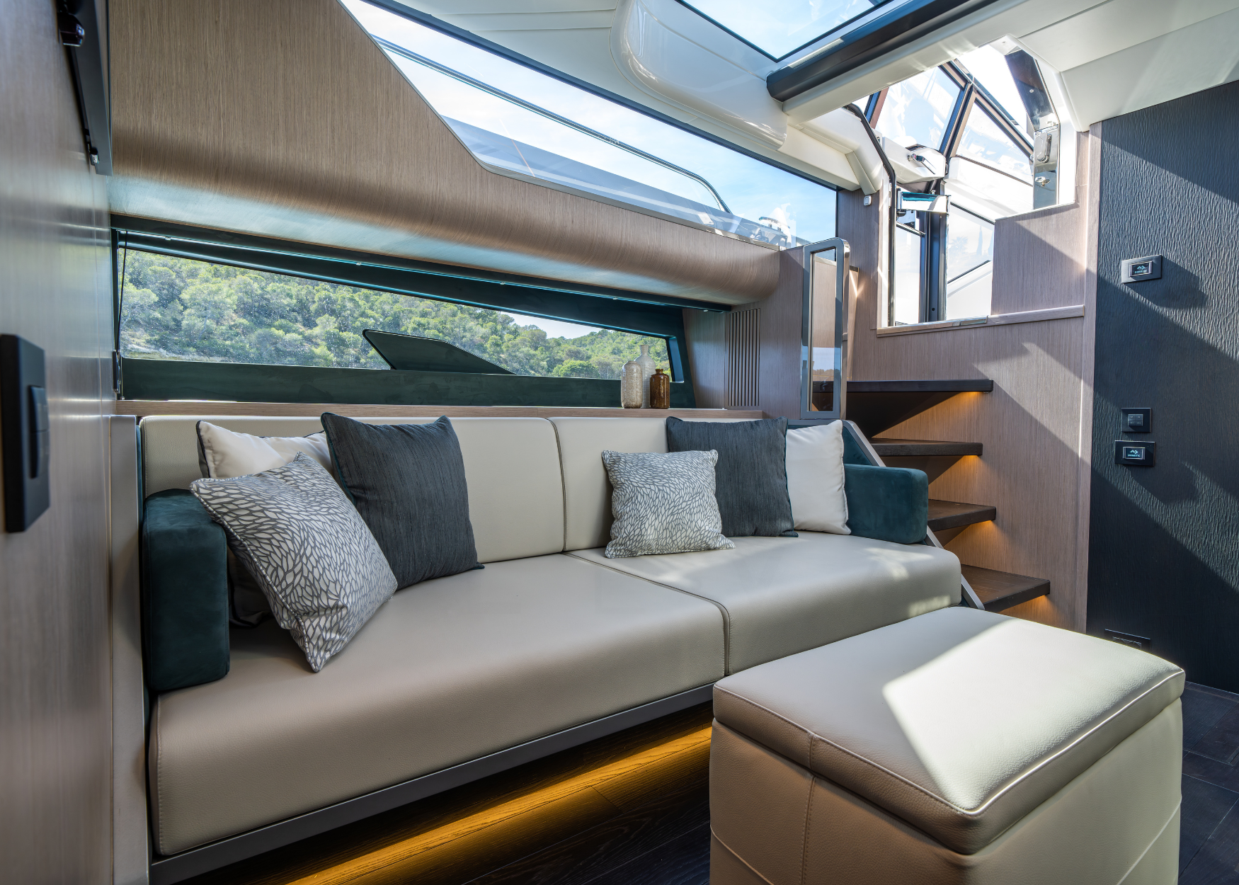 Sunseeker Superhawk 55: A striking motor yacht | Boulevard